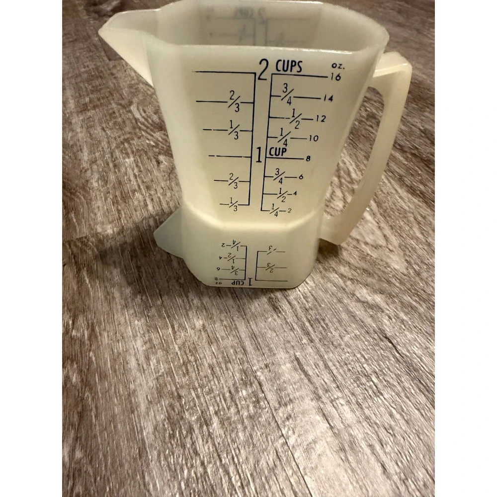 Tupperware | Kitchen | Vintage Tupperware 2 Cup Measuring Pitcher 6 Oz ...
